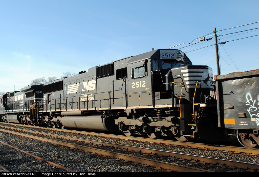 NS SD70 2512 on 38G